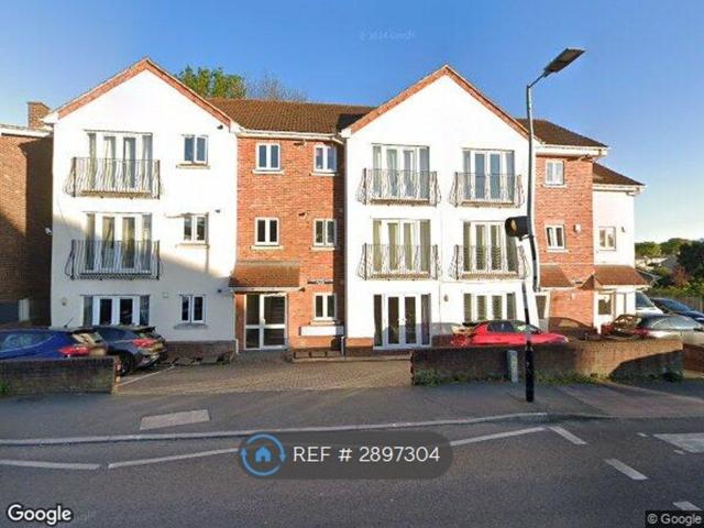 Christopher Martin Place, Billericay CM11, 2 bed flat to rent, £1,600 pcm | PrimeLocation