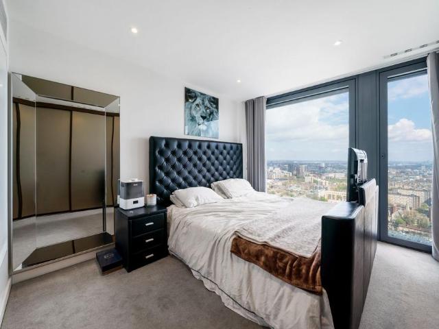 Chronicle Tower, 261b City Road. 2 bed apartment to rent £4,500 pcm £1,038 pw