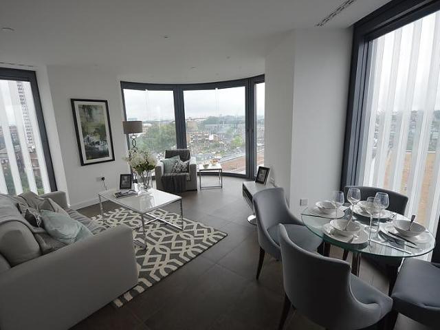 Chronicle Tower, City Road, Angel. 2 bed apartment to rent £3,850 pcm £888 pw