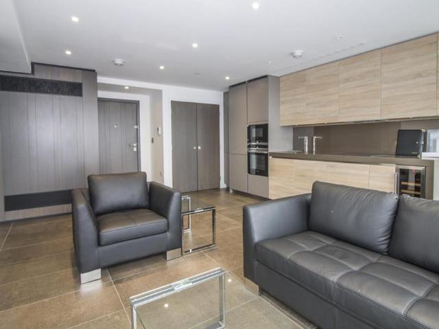 Chronicle Tower, City Road, London, EC1V 1 bed apartment to rent £3,050 pcm £704 pw