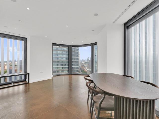 Chronicle Tower, EC1V 2 bed apartment to rent £4,250 pcm £981 pw