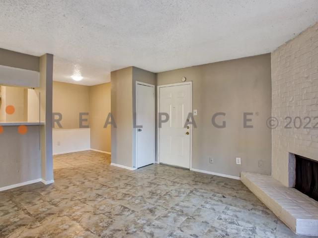 Chula Vista Apartment Homes 2 Bedroom Apartment for Rent at 1405 Elite Cir, Arlington, TX 76010