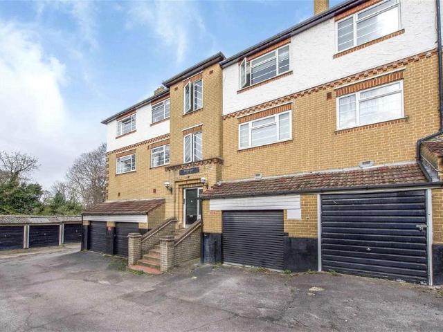 Churchview Road, Twickenham 2 bed apartment to rent £1,850 pcm £427 pw