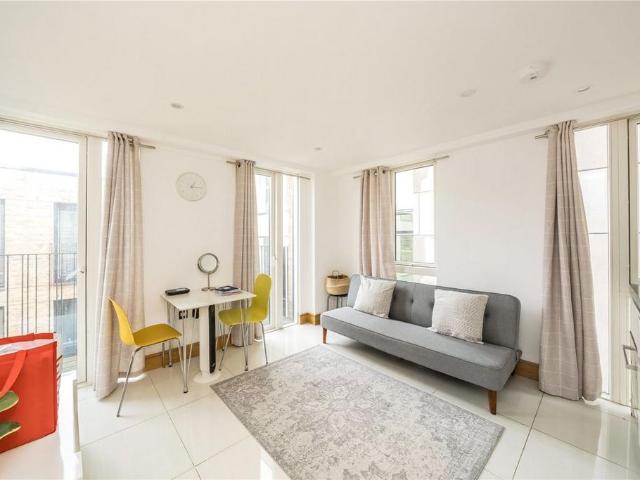 Churchway, London NW1 Studio to rent £2,200 pcm £508 pw