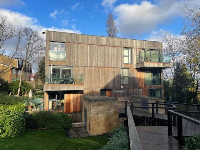 Churchwood Gardens, Forest Hill. 1 bed flat to rent £1,750 pcm £404 pw