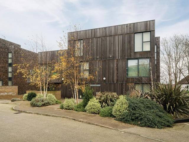 Churchwood Gardens, London SE23 2 bed flat to rent £2,200 pcm £508 pw