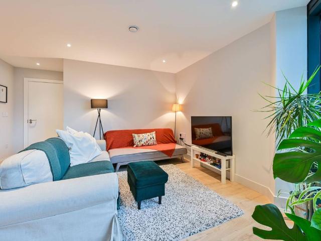 Churchyard Row, Kennington, London SE11, 1 bed flat to rent, £3,500 pcm | PrimeLocation