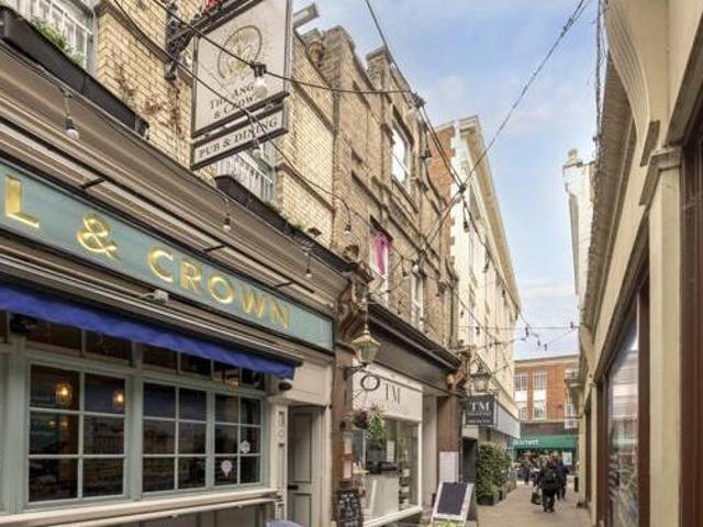 Church Court, Richmond, 2 Bedroom Maisonette