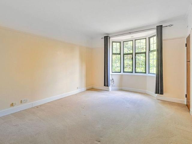 Church Close, Church Street, Epsom, Surrey, KT17 4PT