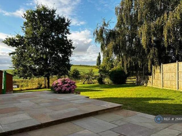Church Close, Milton Ernest, 3 Bedroom Semi detached