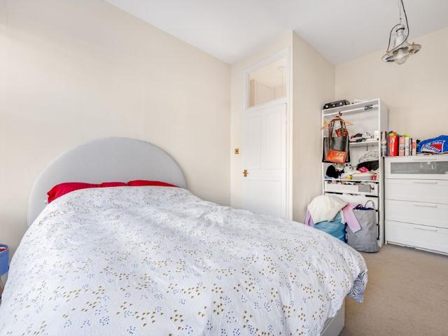 Church Crescent, London, N10