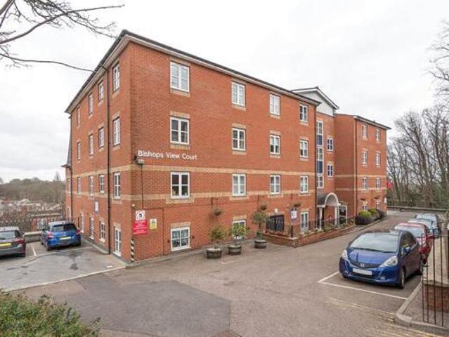 Church Crescent, London, 1 Bedroom Apartment