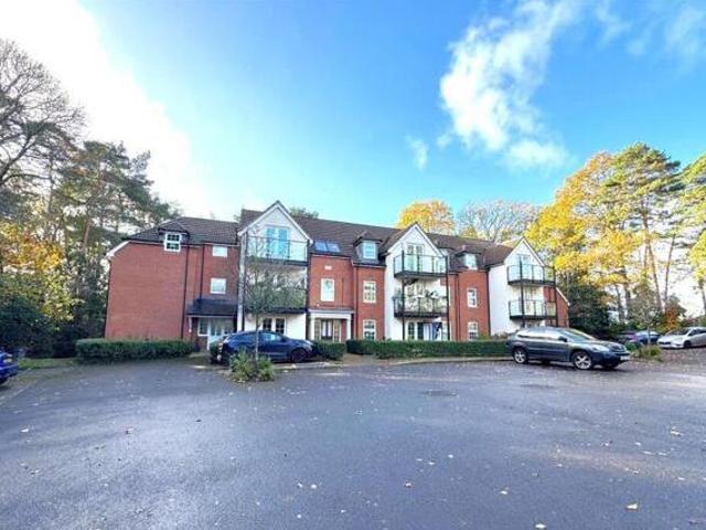 Church Crookham, The Coppice, Fleet, 2 Bedroom Flat