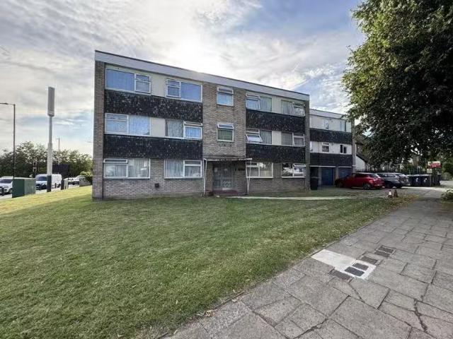 Church Avenue, Northolt 1 bed duplex for sale £260,000