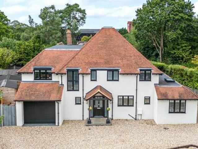 Church Avenue, Farnborough, 5 Bedroom Detached