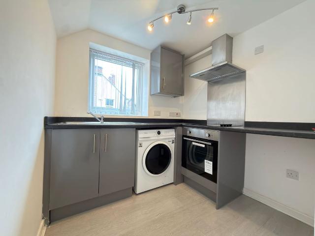 Church Avenue, Leicester LE3, Studio to rent, £750 pcm | PrimeLocation