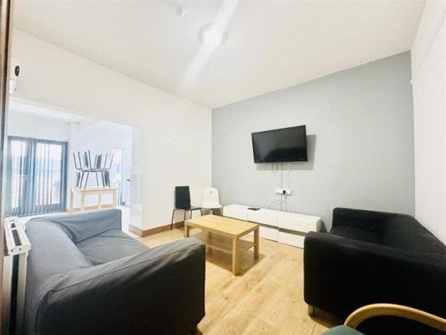 Church Grove, Nottingham NG7, 6 bed shared accommodation to rent, £520 pppm | PrimeLocation