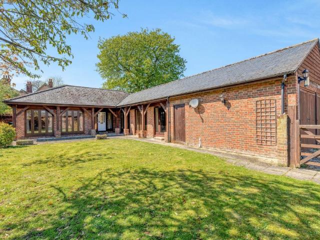 Church End, Manor Farm Church End SG8, 3 bed detached bungalow to rent, £1,700 pcm | PrimeLocation