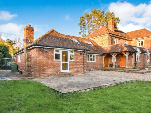 Church End, Sherfield On Loddon, Hook, Hampshire RG27, 2 bed bungalow to rent, £1,695 pcm | PrimeLocation