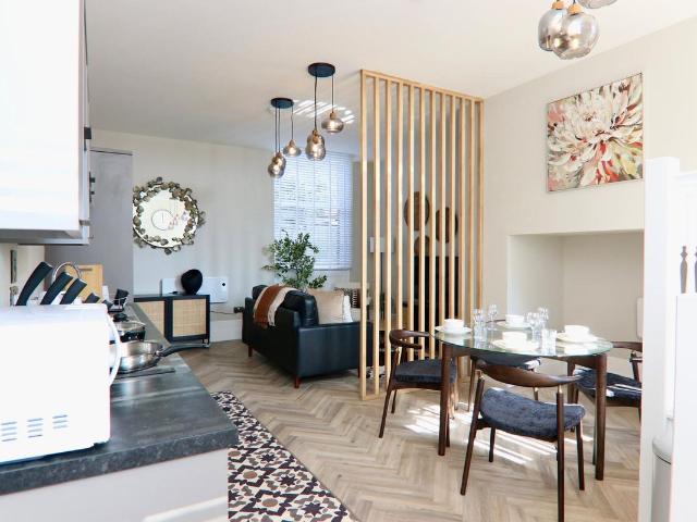 Church House, South Parade WF1, 2 bed flat to rent, £1,395 pcm | PrimeLocation