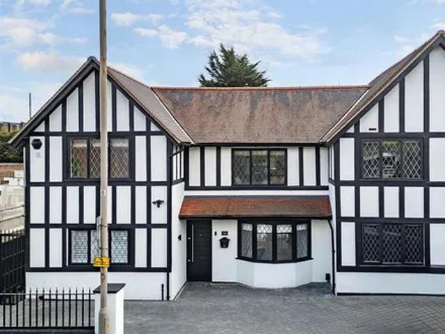 Church Hill, Debden Green, IG10 1RN, United Kingdom | 5 bed house for rent #167707925 | Rentberry