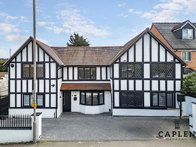 Church Hill, Loughton IG10, 5 bed detached house to rent, £4,750 pcm | PrimeLocation