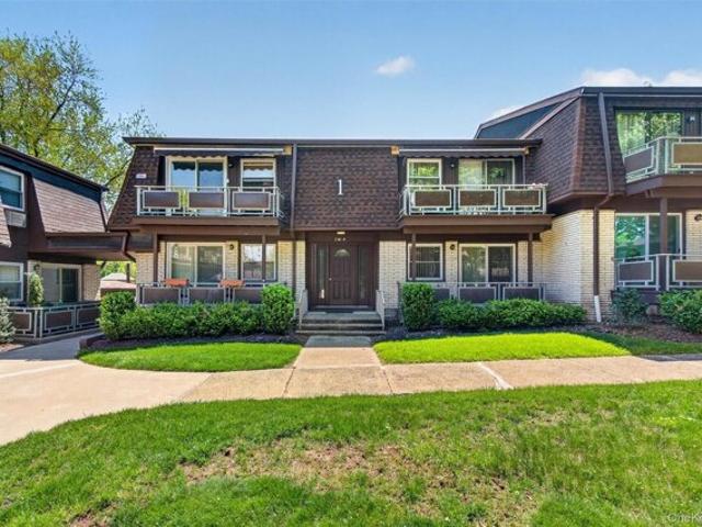 Church Ln Apt N, Valley Cottage, Condo For Sale