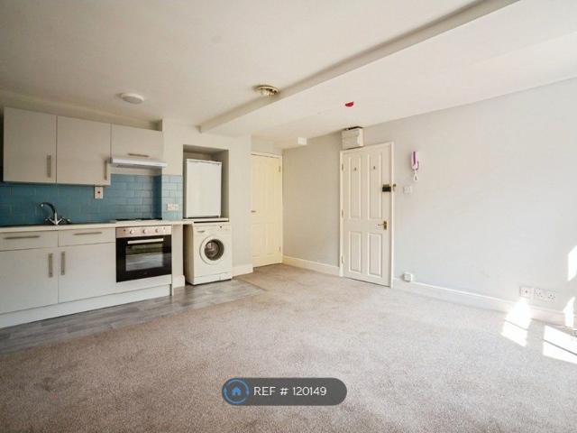 Church Lane, Tonbridge TN9, Studio to rent, £860 pcm | PrimeLocation