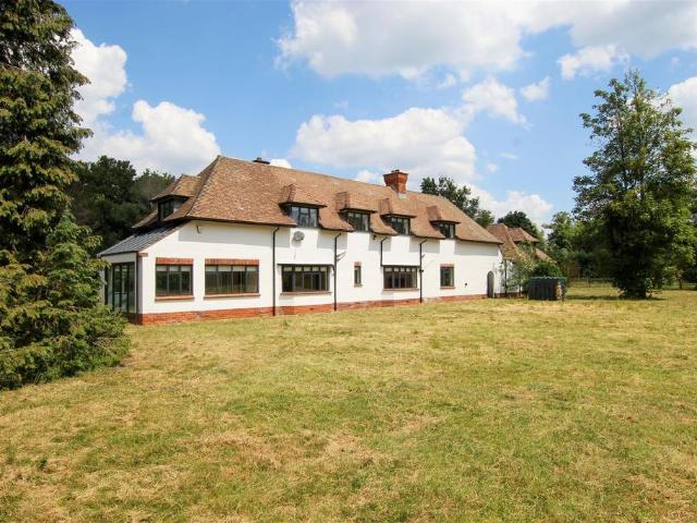 Church Lane, Cambridge CB21 4 bed detached house to rent £3,400 pcm £785 pw