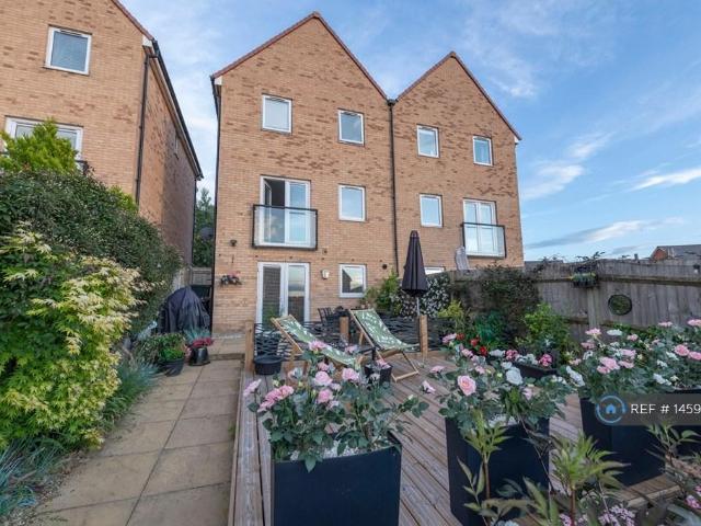 Church Lane, Colchester, CO3 4 bed semi detached house to rent £1,900 pcm £438 pw