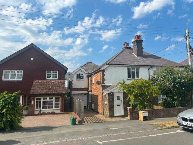 Church Lane, Crawley RH10 3 bed semi detached house to rent £2,250 pcm £519 pw