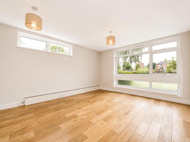 Church Lane, East Finchley N2, 2 bed flat to rent, £1,950 pcm | PrimeLocation