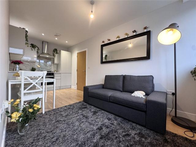Church Lane, Kingsbury NW9, 1 bed flat to rent, £1,550 pcm | PrimeLocation