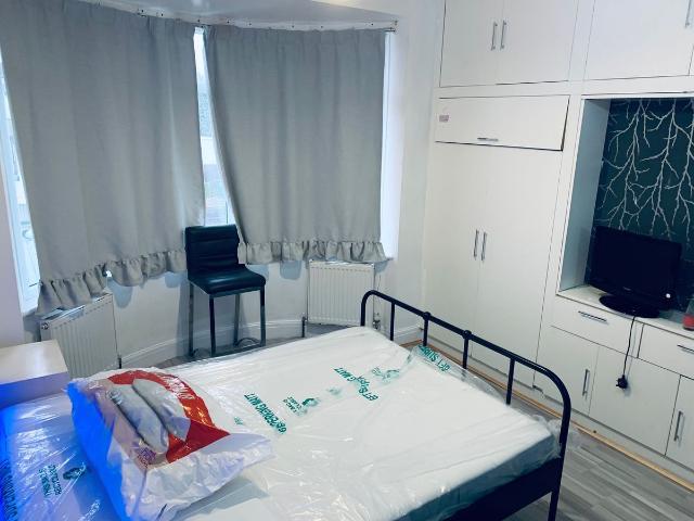 Church Lane, London NW9, Room to rent, £750 pcm | PrimeLocation