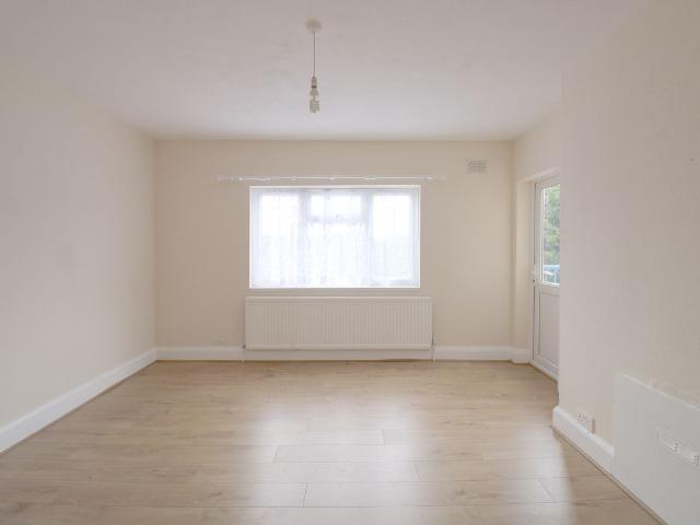 Church Lane, London NW9, 3 bed flat to rent, £2,100 pcm | PrimeLocation