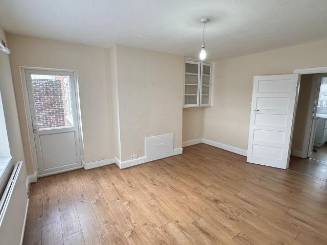 Church Lane, London NW9, 3 bed flat to rent, £2,200 pcm | PrimeLocation