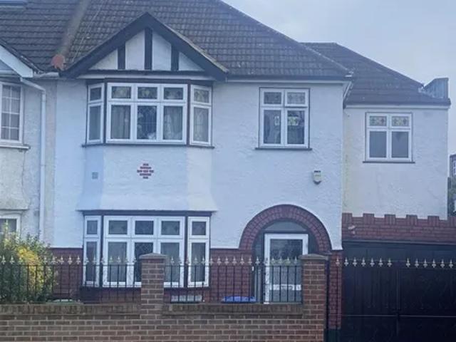 Church Lane, London, NW9 8LE, United Kingdom | Room for rent #132862097 | Rentberry