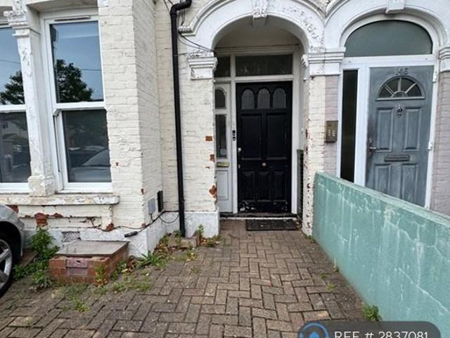 Church Lane, London, SW17 3 bed flat to rent £2,900 pcm £669 pw