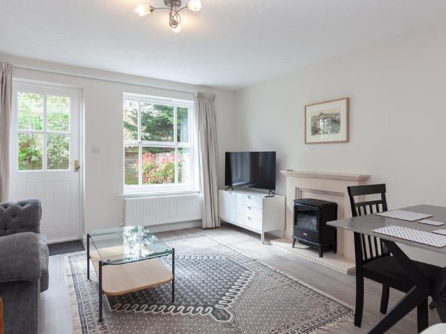 CHURCH LANE, OLD MARSTON, OX3 2 bed end of terrace house to rent £1,850 pcm £427 pw