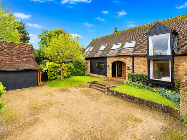 Church Lane, Princes Risborough HP27 4 bed detached house to rent £3,400 pcm £785 pw