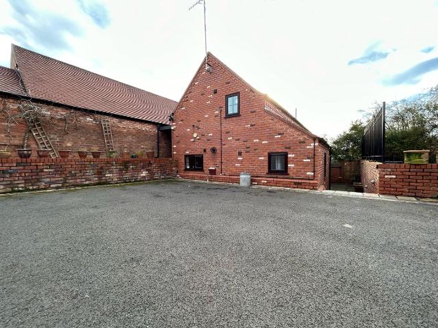 Church Lane, Stratford Upon Avon CV37, 3 bed property to rent, £2,000 pcm | PrimeLocation
