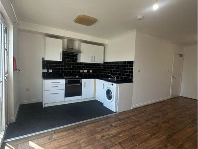 Church Manorway, London SE2, 2 bed flat to rent, £2,300 pcm | PrimeLocation
