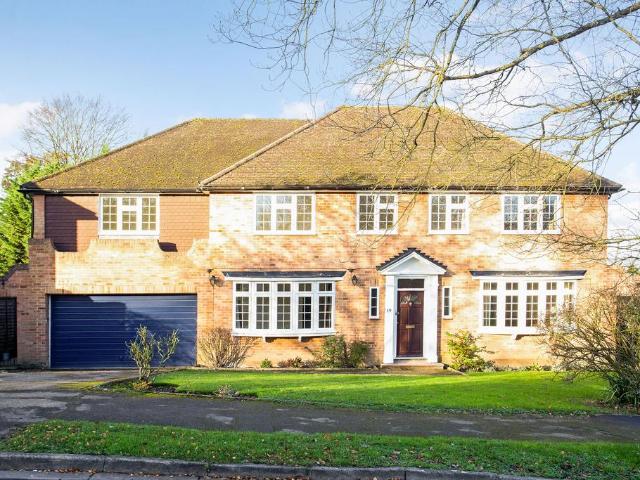 Church Meadow, Long Ditton, Surbiton. 6 bed detached house to rent £4,500 pcm £1,038 pw