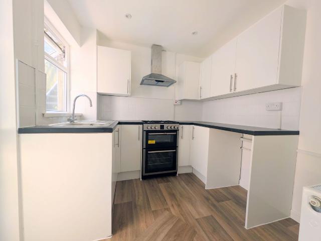 Church Street, Mountain Ash CF45, 3 bed terraced house to rent, £850 pcm | PrimeLocation