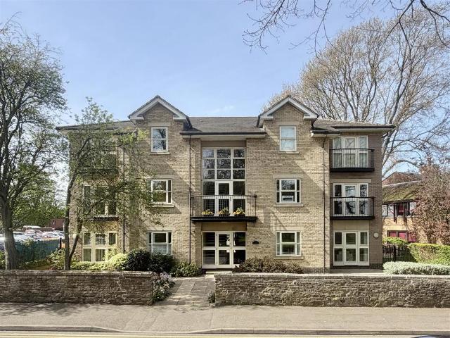 Church Street, Oakham 2 bed flat to rent £1,025 pcm £237 pw