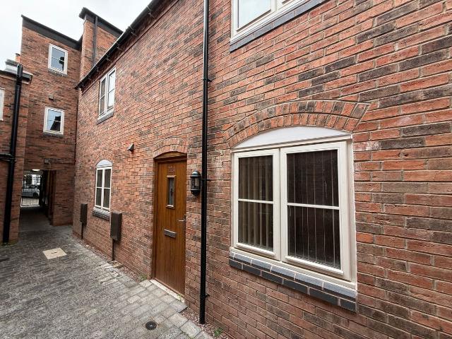 Church Street, Atherstone CV9, 2 bed flat to rent, £625 pcm | PrimeLocation