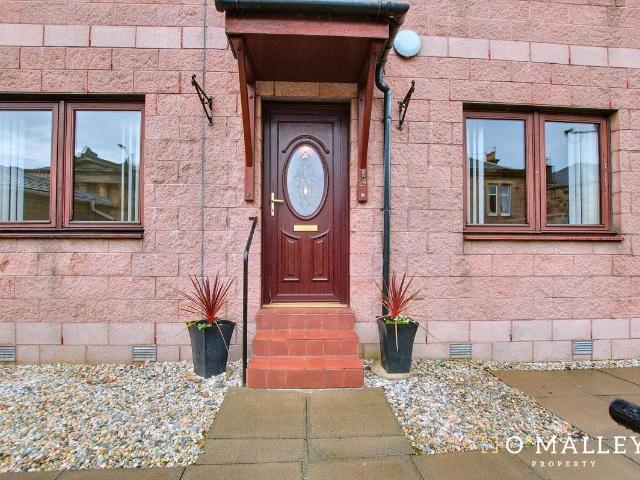 Church Street, Alloa FK10, 2 bed flat to rent, £800 pcm | PrimeLocation