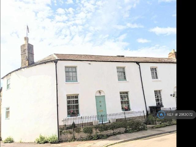 Church Street, Bridport, DT6 4 bed terraced house to rent £1,550 pcm £358 pw