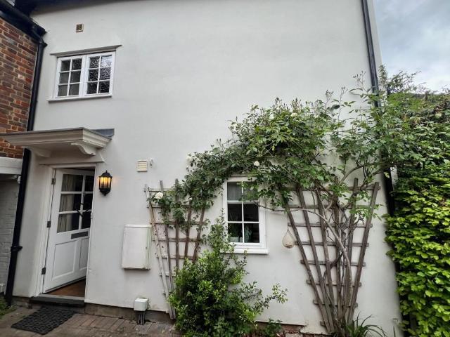 Church Street, Chesham HP5, 2 bed cottage to rent, £2,500 pcm | PrimeLocation