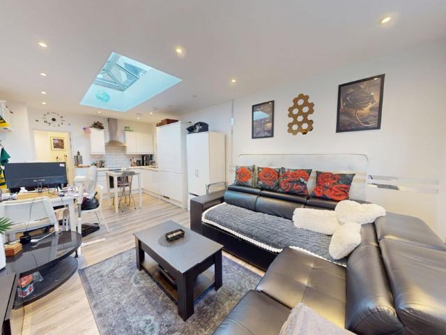 Church Street, Enfield, Middlesex EN2, 1 bed flat to rent, £1,500 pcm | PrimeLocation